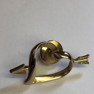 Avon | Jewelry | Vintage Heart Pin Brooch With Arrow Avon | Poshmark